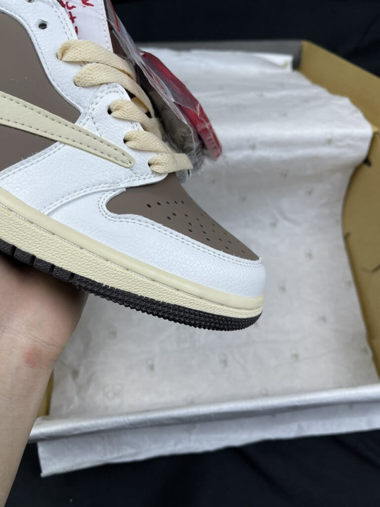 Giày Nike Air Jordan 1 Low Travis Scott Trắng Nâu