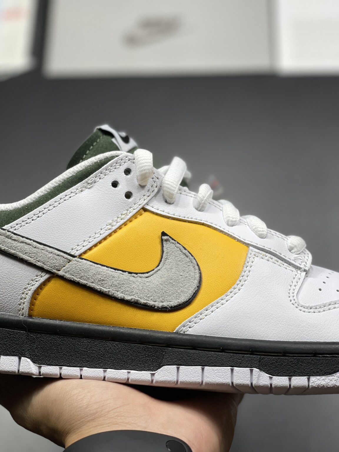 Nike SB Dunk Low Kobe - SB Kobe White Yellow Green Black