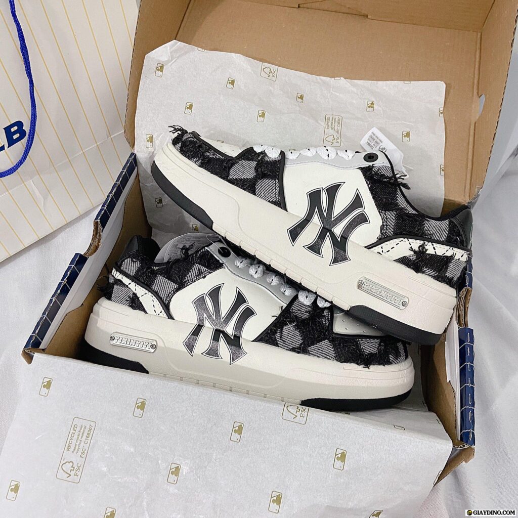 Giày MLB Chunky Mask Sandal New York Yankees Black