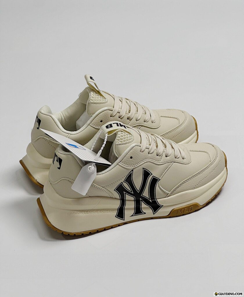 Giày MLB Chunky Runner Classic Yankees Black Gum 3ASHCRB3N-50CRS