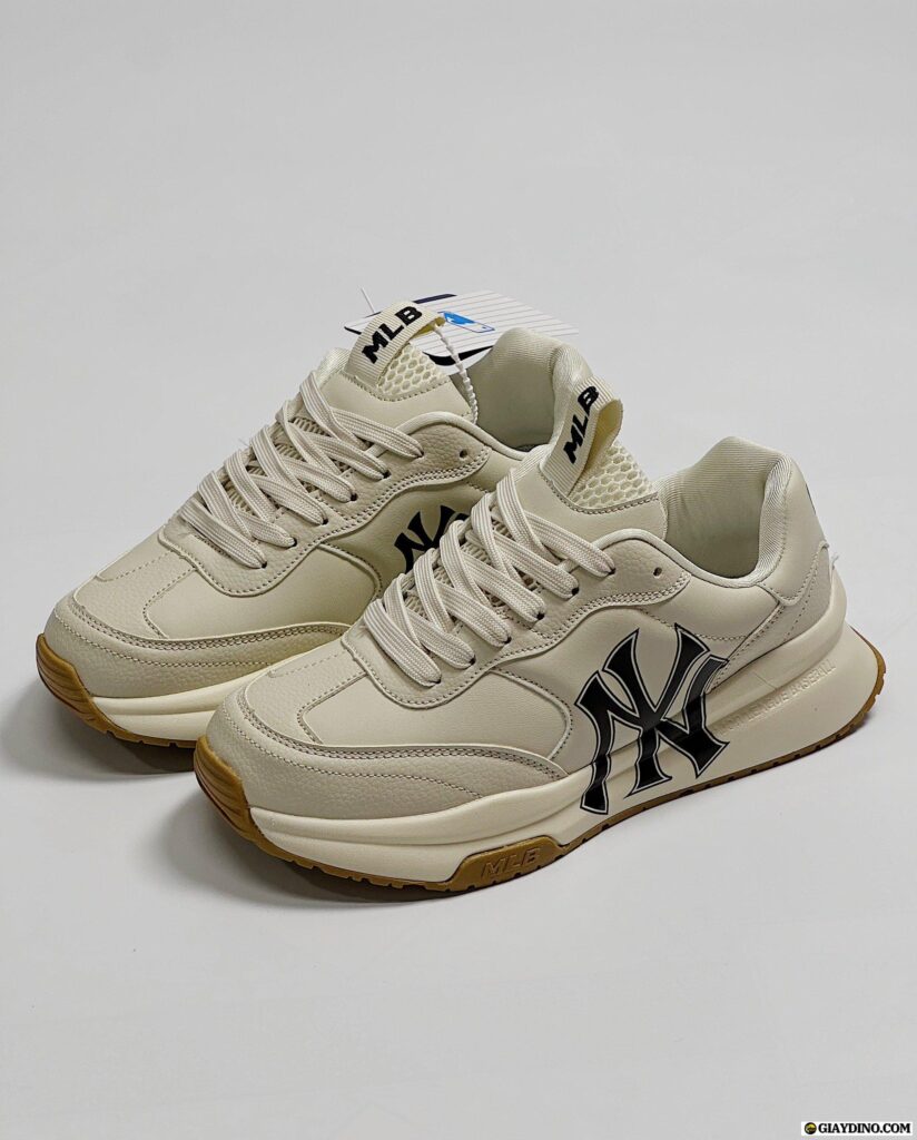 Giày MLB Chunky Runner Classic Yankees Black Gum 3ASHCRB3N-50CRS
