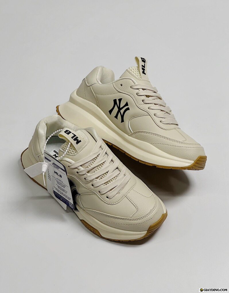 Giày MLB Chunky Runner Classic Yankees Black Gum 3ASHCRB3N-50CRS